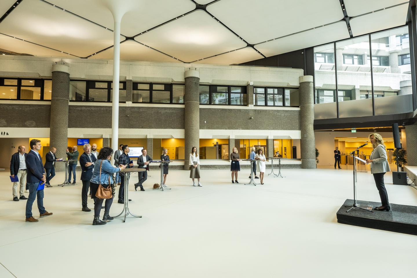 De Tweede Kamer is verhuisd | Tweede Kamer der Staten-Generaal