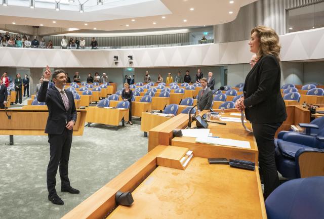 Nico Drost beëdigd als ChristenUnie-Kamerlid | Tweede Kamer der Staten ...